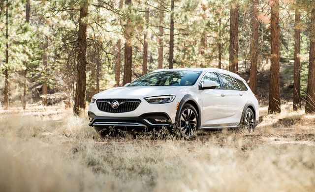 Buick Buick Regal TourX Photos and Specs. Photo: Buick Buick Regal ...