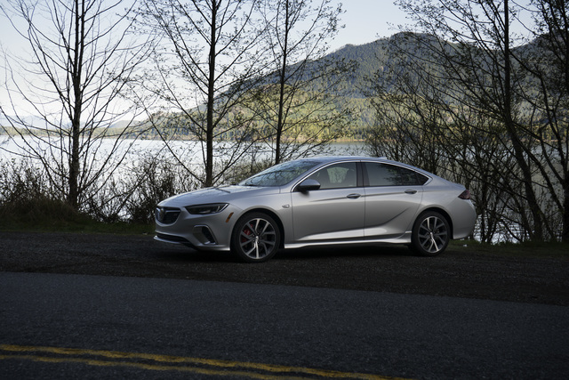 Buick Regal GS Photos and Specs. Photo: Buick Regal GS modern photo and ...