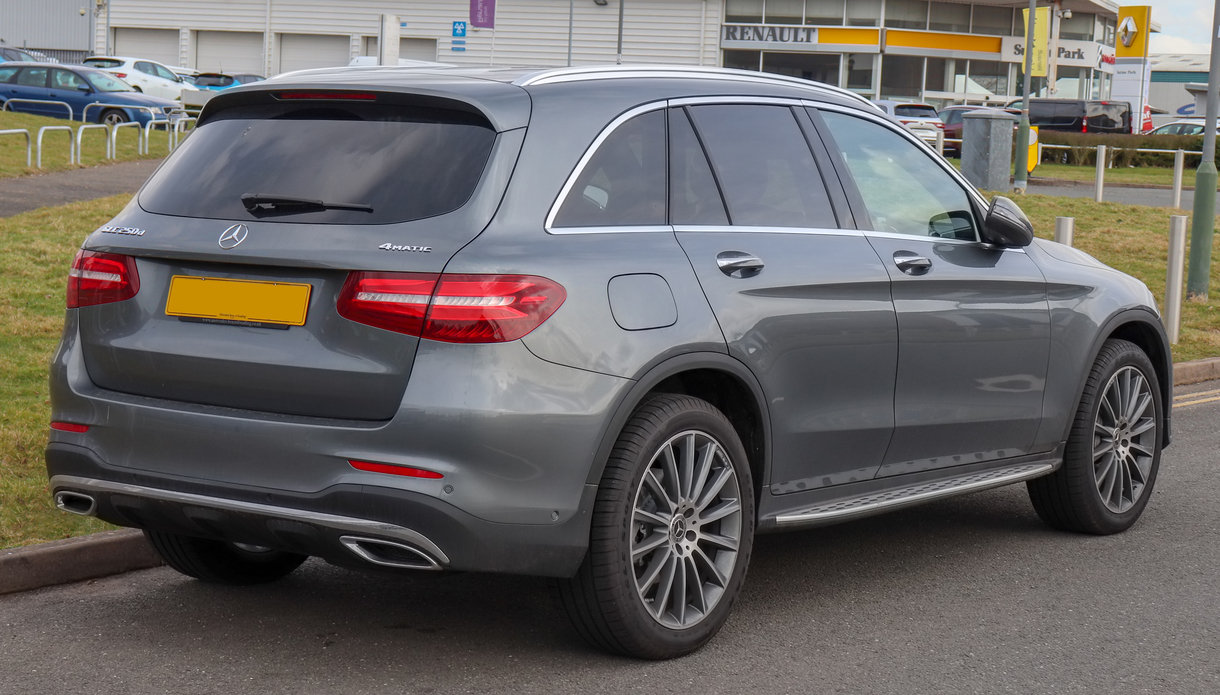 Mercedes GLA-Class (H247) Photos and Specs. Photo: Mercedes GLA-Class ...