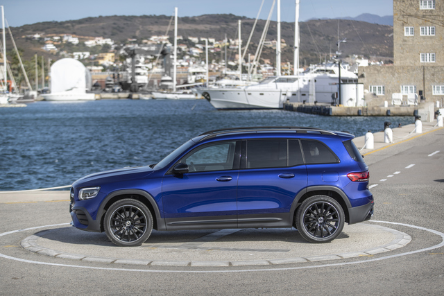 Mercedes GLB-Class (X247) Photos and Specs. Photo: Mercedes GLB-Class ...