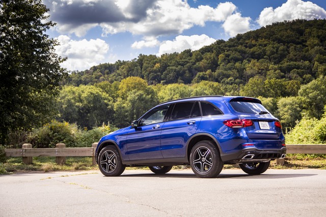 Mercedes GLC-Class (X253) Photos and Specs. Photo: Mercedes GLC-Class ...