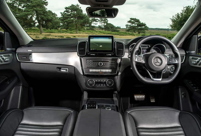 Mercedes GLE-Class SUV (W167) Photos and Specs. Photo: Mercedes GLE ...