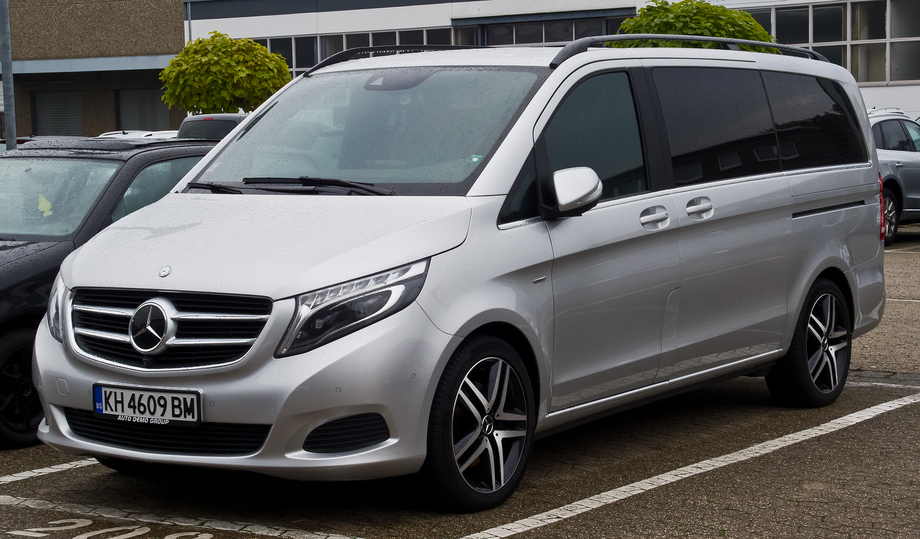 Mercedes Sprinter Kastenwagen (W907) Photos and Specs. Photo: Mercedes ...