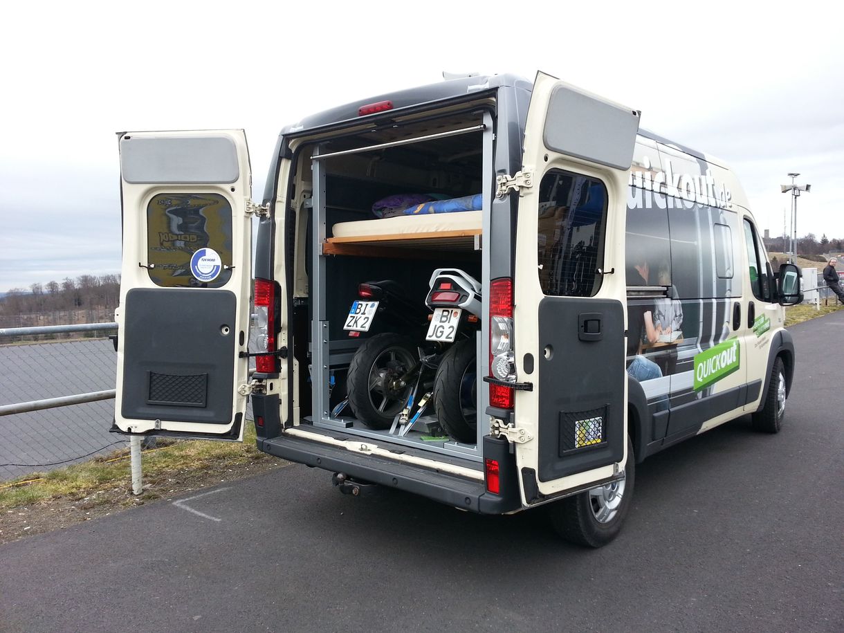 Mercedes Sprinter Kastenwagen (W907) Photos and Specs. Photo: Mercedes ...