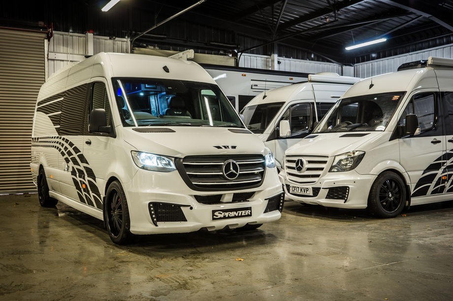 Mercedes Sprinter Tourer (W907) Photos and Specs. Photo: Mercedes ...