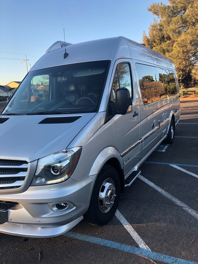 Mercedes Sprinter Tourer (W907) Photos and Specs. Photo: Mercedes ...