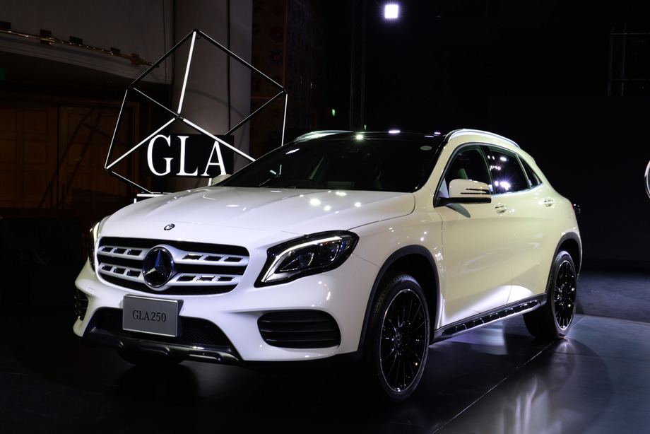 Mercedes GLA-Class (X156) Photos and Specs. Photo: Mercedes GLA-Class ...