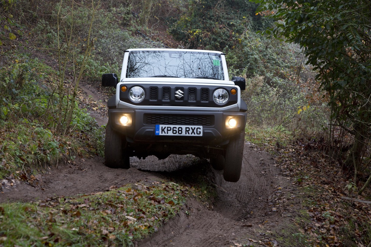 Suzuki Jimny Photos and Specs. Photo: Suzuki Jimny interior ...