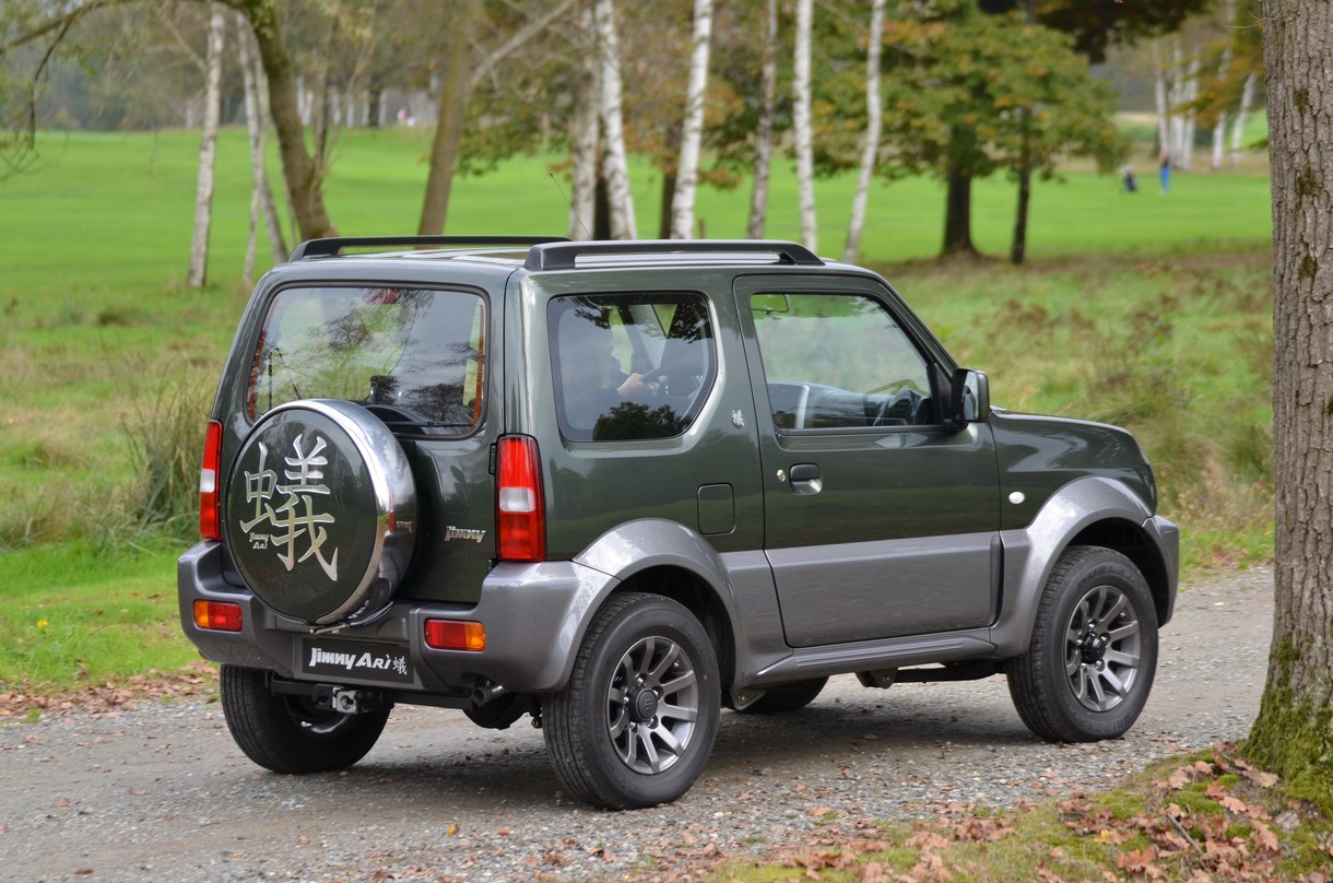 Suzuki Jimny Photos and Specs. Photo: Suzuki Jimny accessories ...