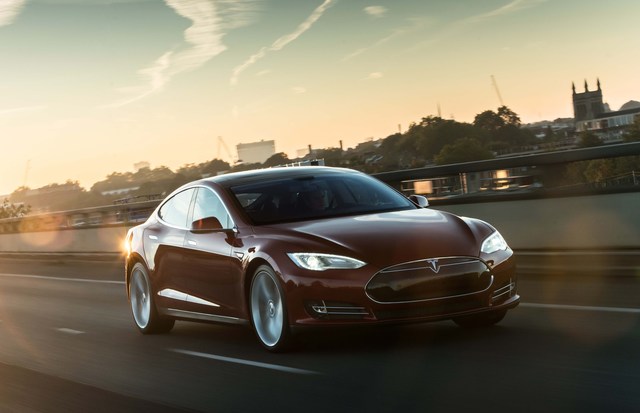 Tesla Model S Photos and Specs. Photo: Tesla Model S exterior restyling ...