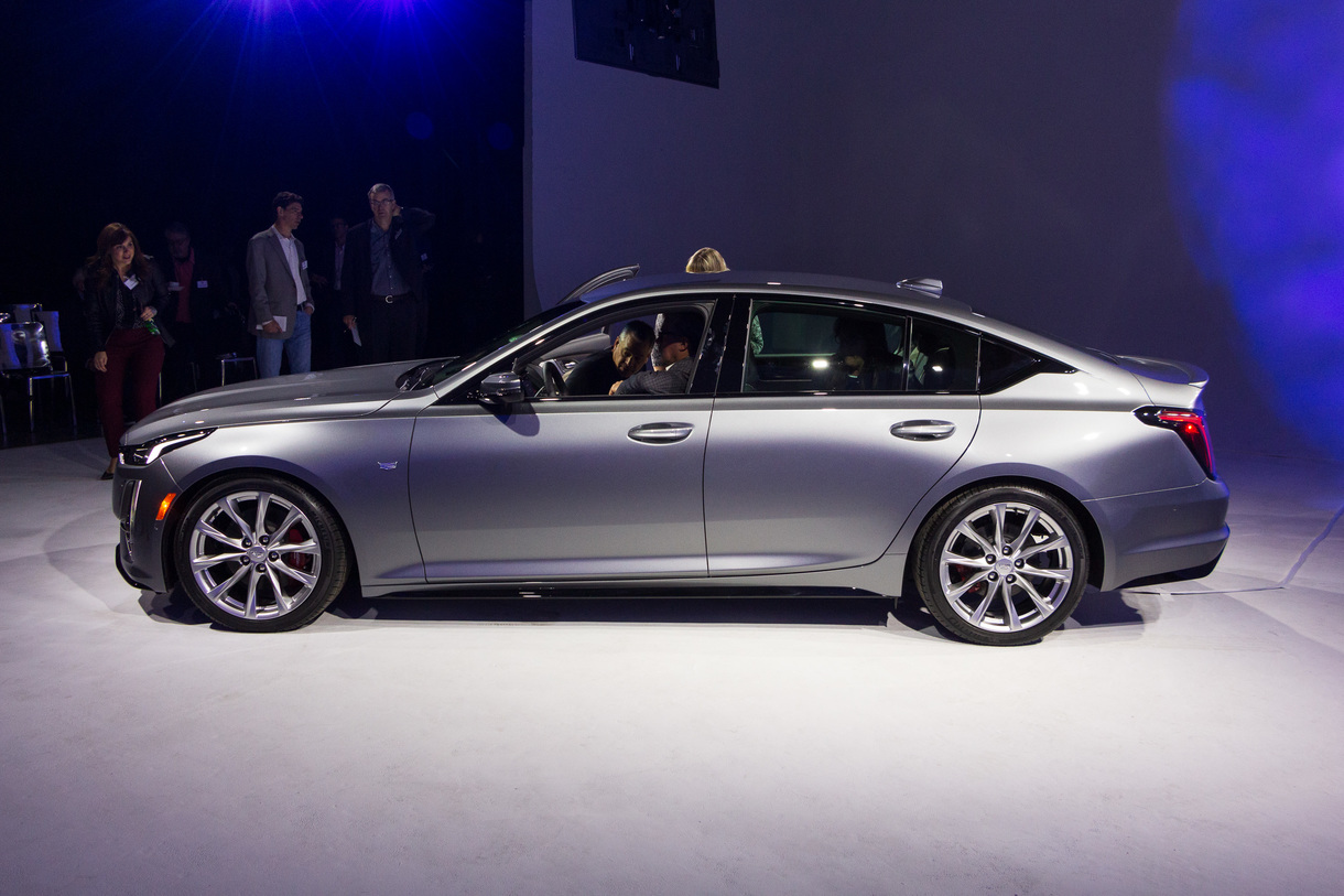 Cadillac CT5 Photos and Specs. Photo: Cadillac CT5 accessories big and ...