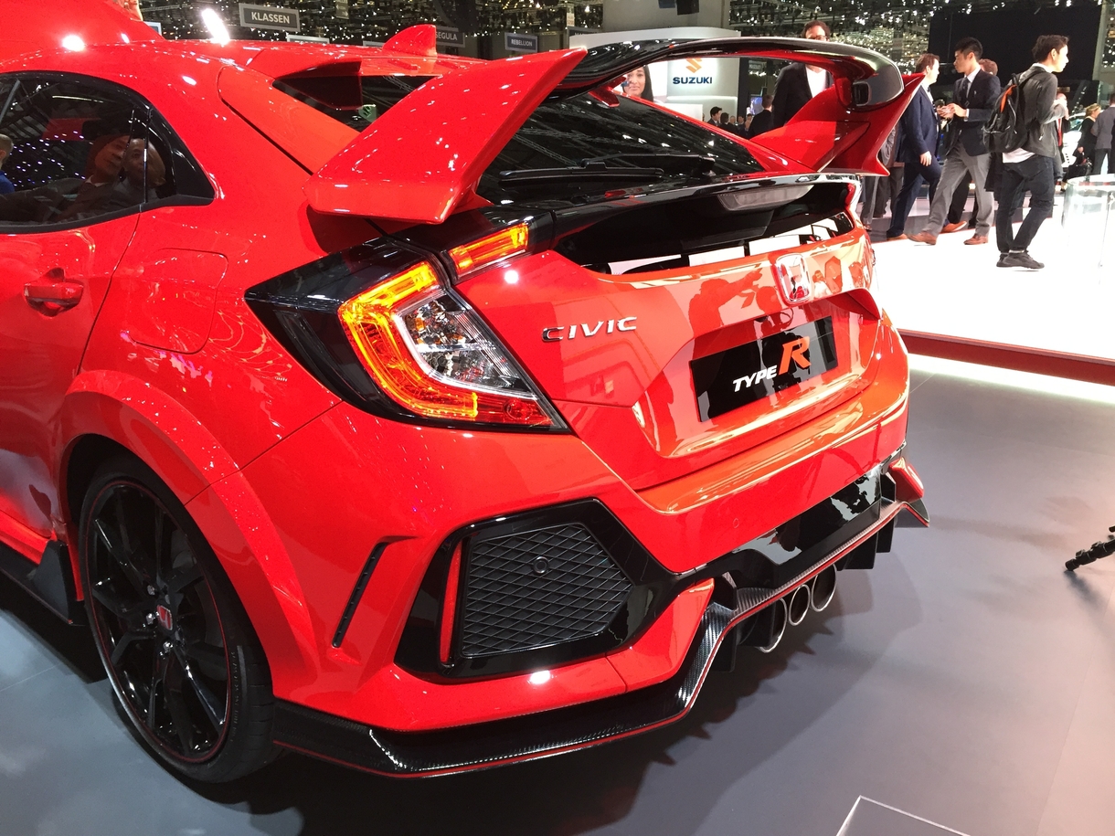 Honda Civic Type R Photos and Specs. Photo: Honda Civic Type R exterior ...