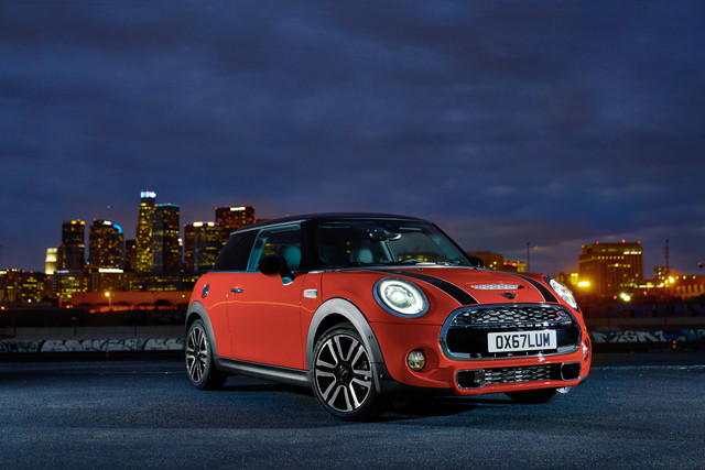 MINI Hatchback 5D Photos and Specs. Photo: MINI Hatchback 5D modern ...