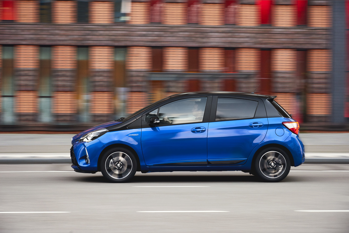 Toyota Yaris Hybrid Photos and Specs. Photo: Toyota Yaris Hybrid best ...