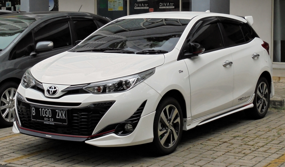 Toyota Corolla Hatchback Photos and Specs. Photo: Toyota Corolla ...