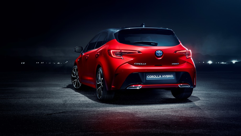 Toyota Corolla Hatchback Hybrid Photos and Specs. Photo: Toyota Corolla ...