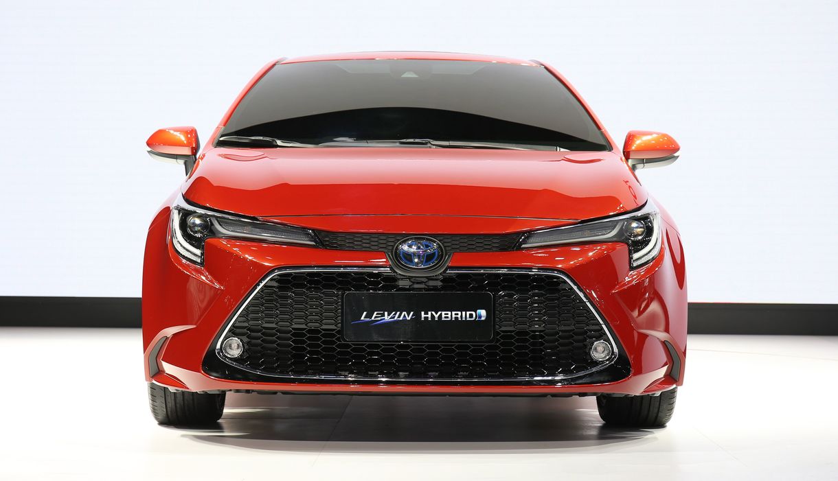 Toyota Corolla Sedan Photos and Specs. Photo: Toyota Corolla Sedan ...