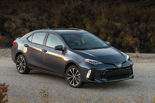 Toyota Corolla Sedan Photos and Specs. Photo: Toyota Corolla Sedan ...