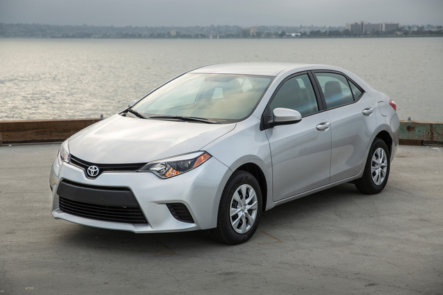 Toyota Corolla Sedan Photos and Specs. Photo: Toyota Corolla Sedan 4k ...