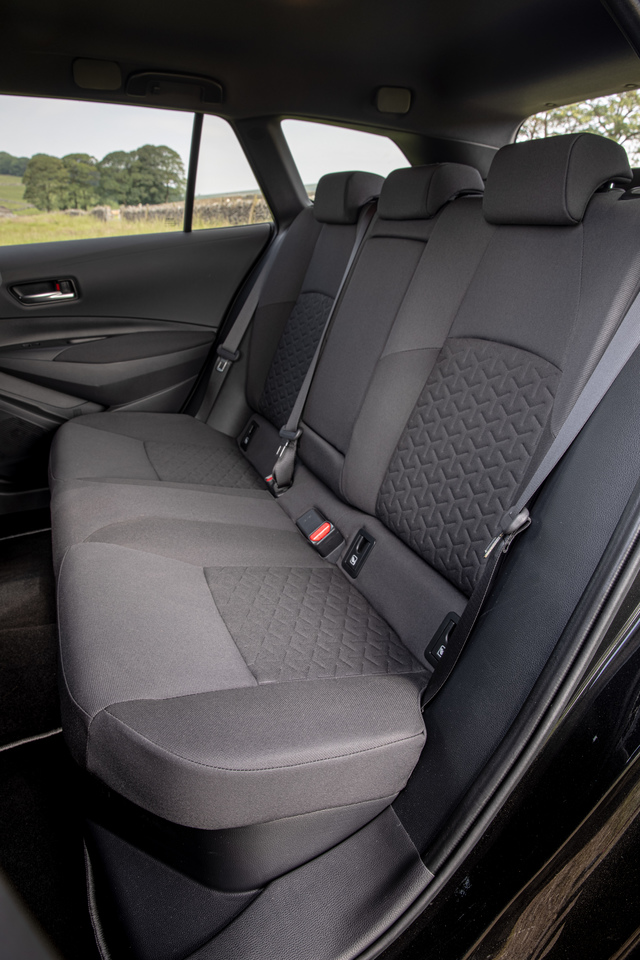 Toyota Corolla Touring Sports Photos and Specs. Photo: Toyota Corolla ...