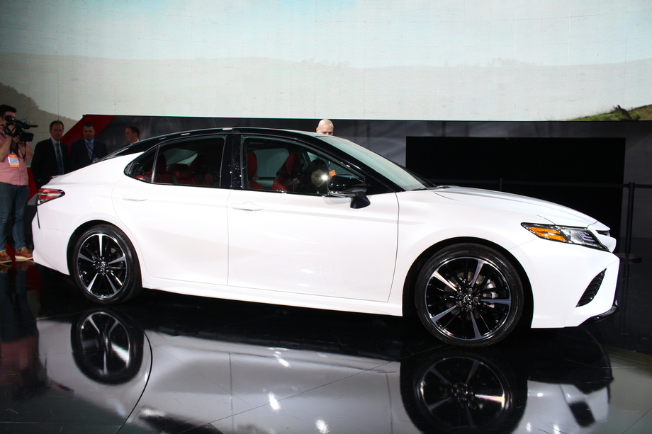 Toyota Camry Photos and Specs. Photo: Toyota Camry hd big and 49 ...