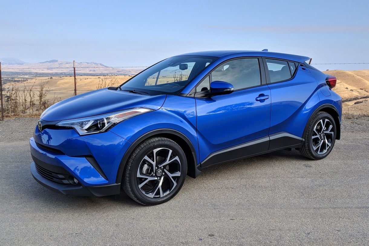 Toyota C-HR Photos and Specs. Photo: Toyota C-HR accessories model and ...