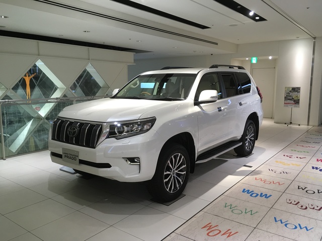 Toyota Land Cruiser Prado 150 Photos and Specs. Photo: Toyota Land ...