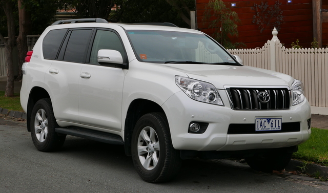 Toyota Land Cruiser Prado 150 Photos and Specs. Photo: Toyota Land ...