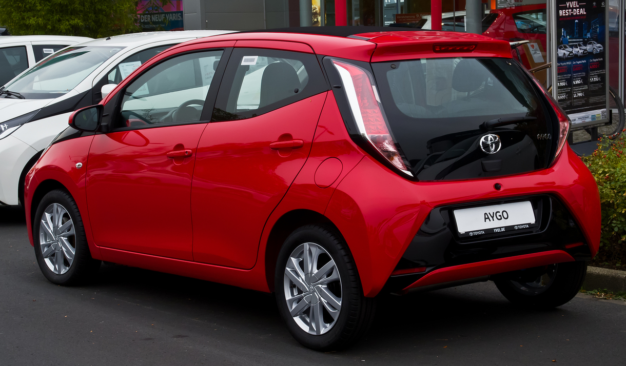 Toyota Aygo 3-door Photos and Specs. Photo: Toyota Aygo 3-door mod ...