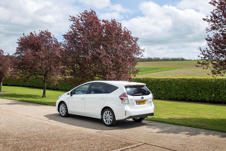 Toyota Prius+ Photos and Specs. Photo: Toyota Prius+ minivan ...