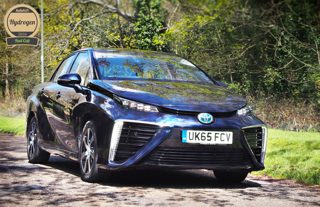 Toyota Mirai Photos and Specs. Photo: Toyota Mirai reviews restyling ...