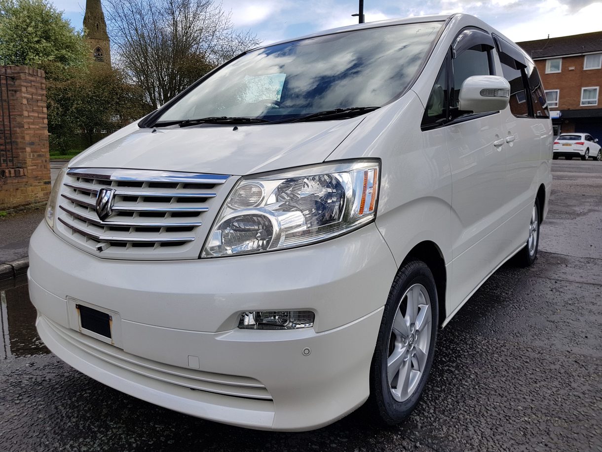 Toyota Alphard Photos and Specs. Photo: Toyota Alphard accessories ...
