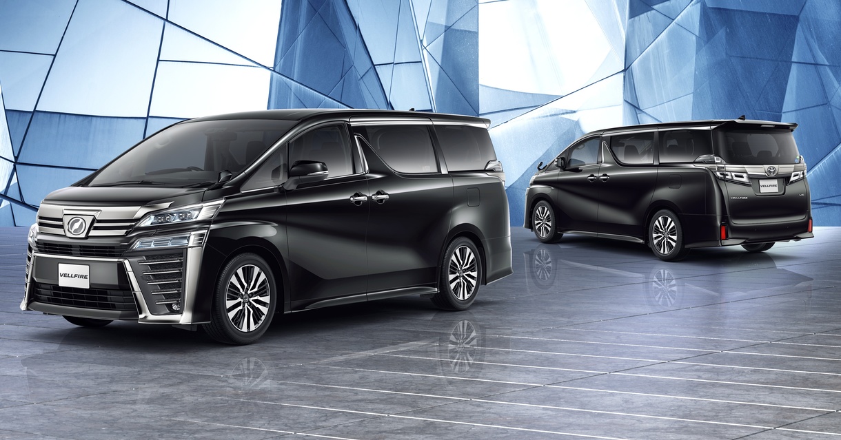 Toyota Alphard Photos and Specs. Photo: Toyota Alphard modern 2018 and ...