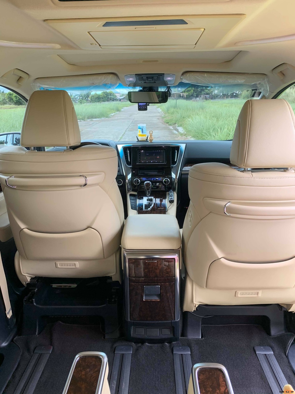 Toyota Alphard Photos and Specs. Photo: Toyota Alphard hd ...