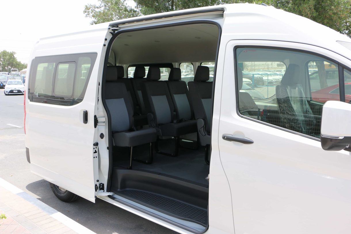 Toyota Hiace Photos and Specs. Photo: Toyota Hiace mod model and 34 ...