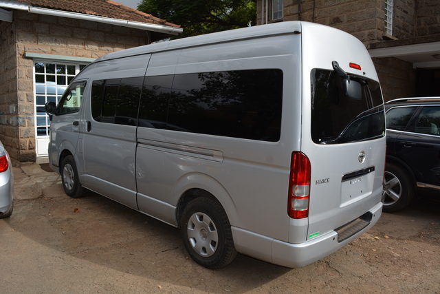 Toyota Hiace Photos and Specs. Photo: Toyota Hiace modern photo and 34 ...