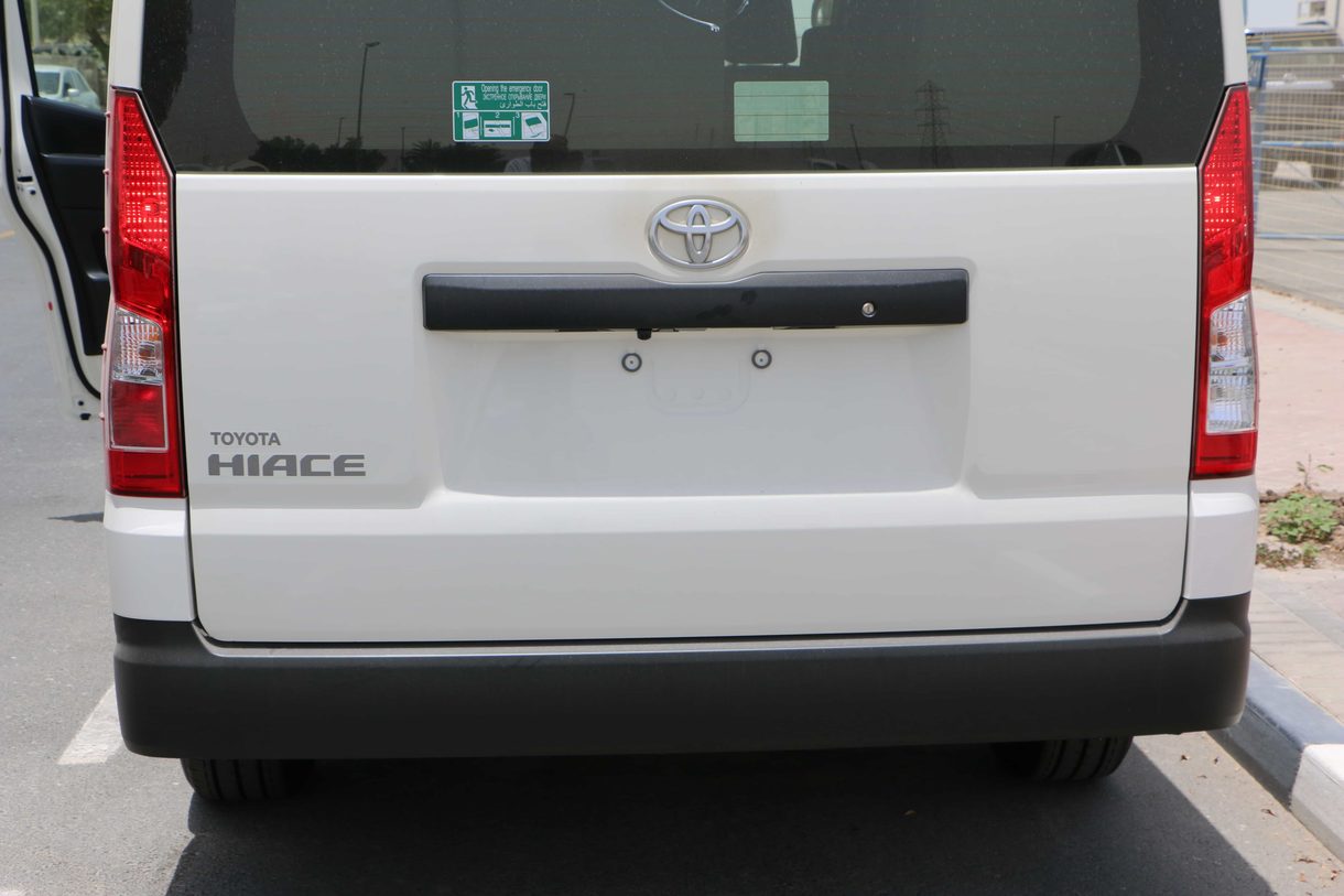 Toyota Hiace Photos and Specs. Photo: Toyota Hiace interior photo and ...