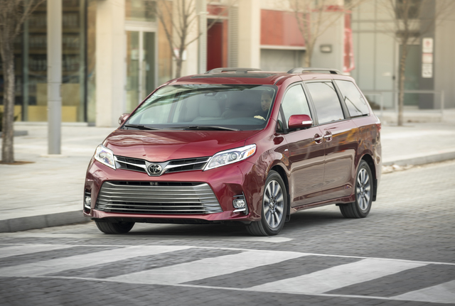 Toyota Sienna Photos and Specs. Photo: Toyota Sienna mod specifications ...