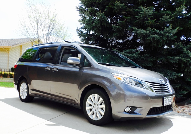 Toyota Sienna Photos and Specs. Photo: Toyota Sienna mod photo and 42 ...