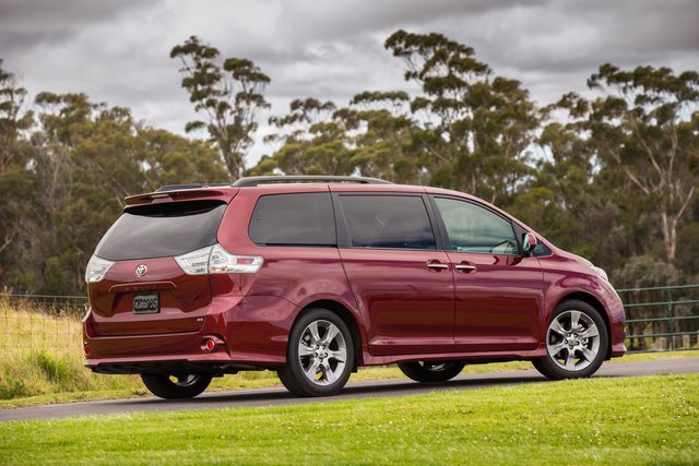 Toyota Sienna Photos and Specs. Photo: Toyota Sienna mod photo and 42 ...