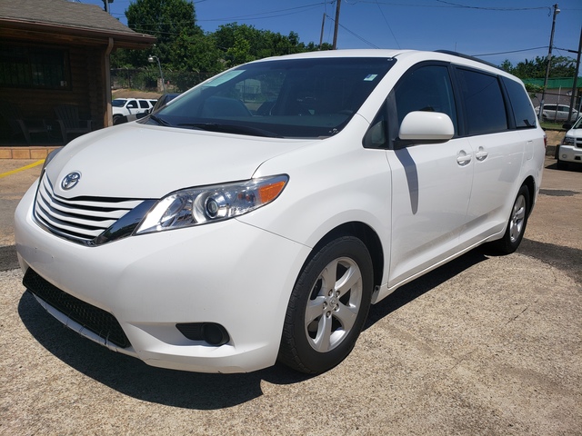 Toyota Sienna Photos and Specs. Photo: Toyota Sienna mod photo and 42 ...