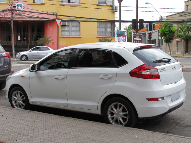 Chery Arrizo 5 Photos and Specs. Photo: Chery Arrizo 5 sedan restyling ...