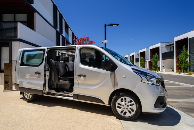 Hyundai H-1 Van Photos and Specs. Photo: Hyundai H-1 Van modern ...