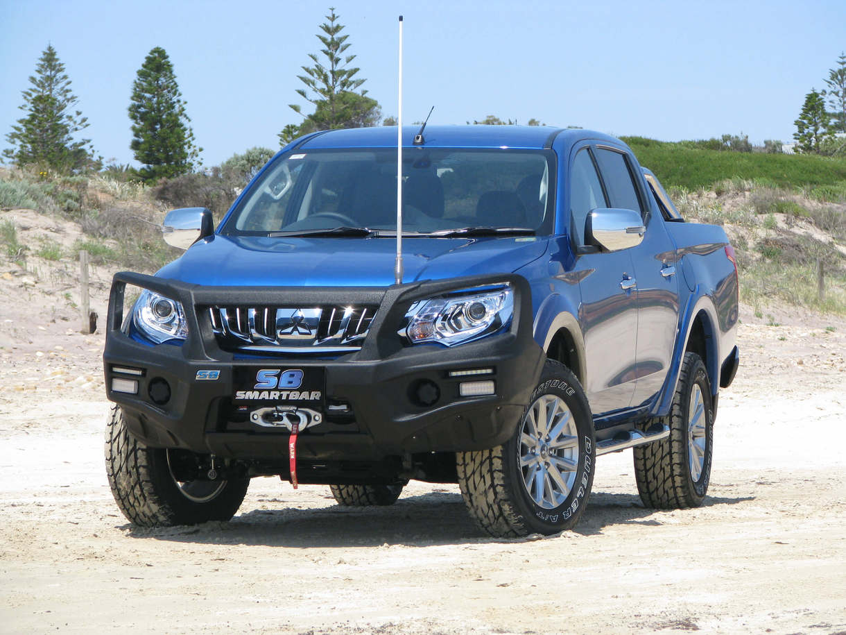 Mitsubishi L200 Photos and Specs. Photo: Mitsubishi L200 reviews ...