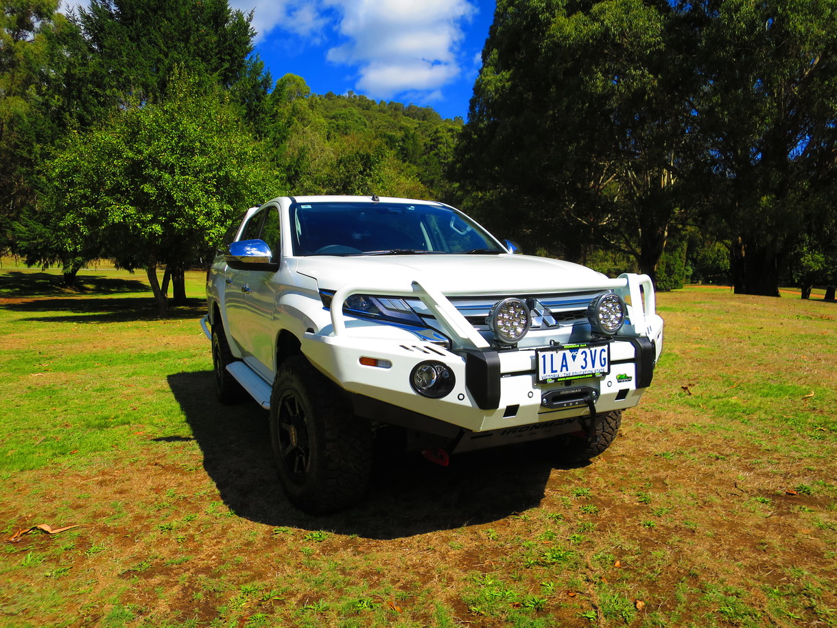 Mitsubishi L200 Photos and Specs. Photo: Mitsubishi L200 4k restyling ...