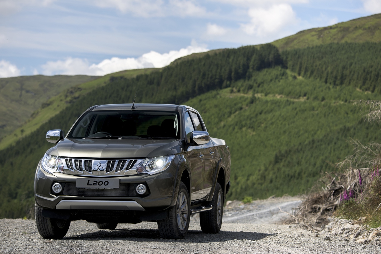 Mitsubishi L200 Photos and Specs. Photo: Mitsubishi L200 4k model and ...