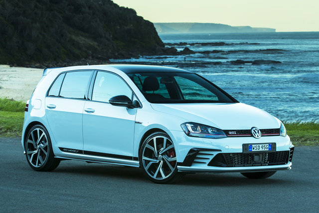 Volkswagen Golf 5-door Photos and Specs. Photo: Volkswagen Golf 5-door ...