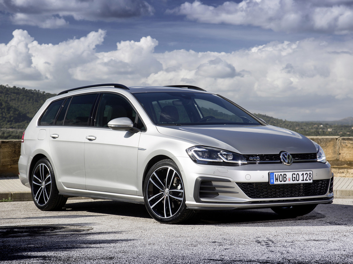 Volkswagen Golf Variant Photos and Specs. Photo: Volkswagen Golf ...