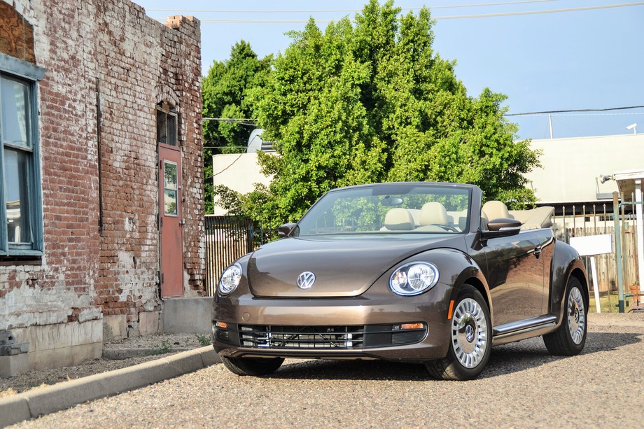 Volkswagen Beetle Cabriolet Photos and Specs. Photo: Volkswagen Beetle ...
