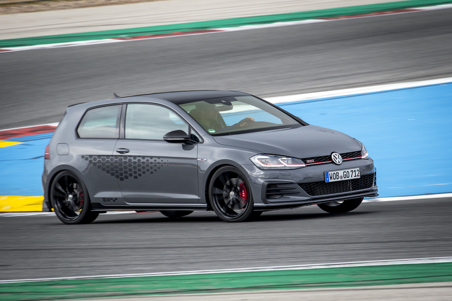 Volkswagen Golf 3-door Photos and Specs. Photo: Volkswagen Golf 3-door ...